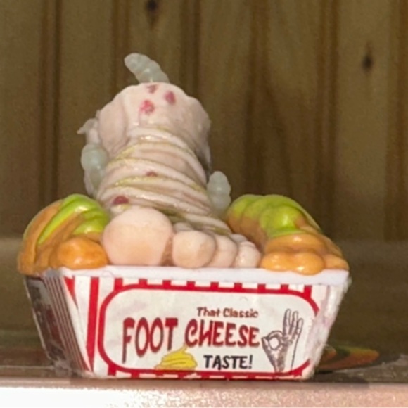 Zuru | Toys | Classic Foot Cheese Taste Figurine Rot Mini Figure 992 ...